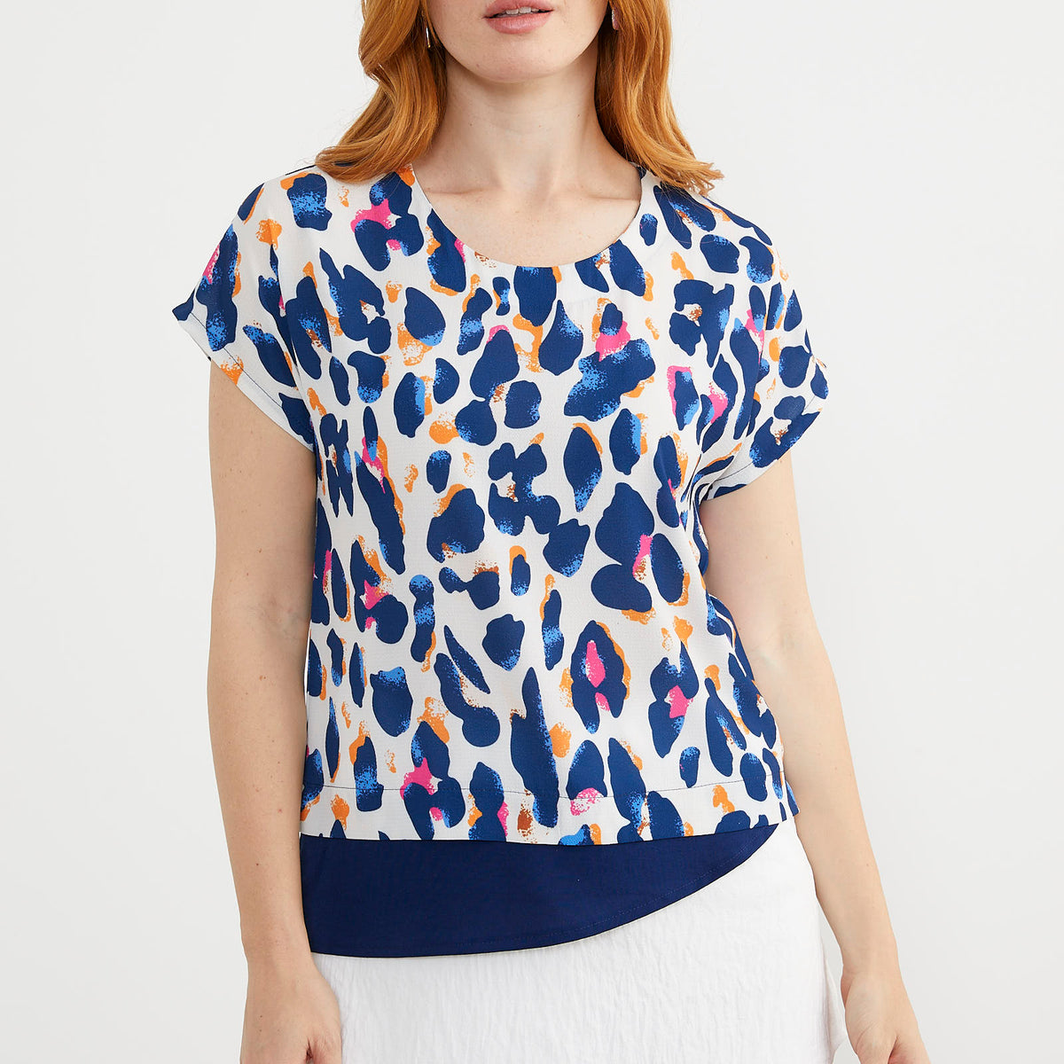 Patterned V-Neck Crepe Blouse - Navy Blue – SEMENTA
