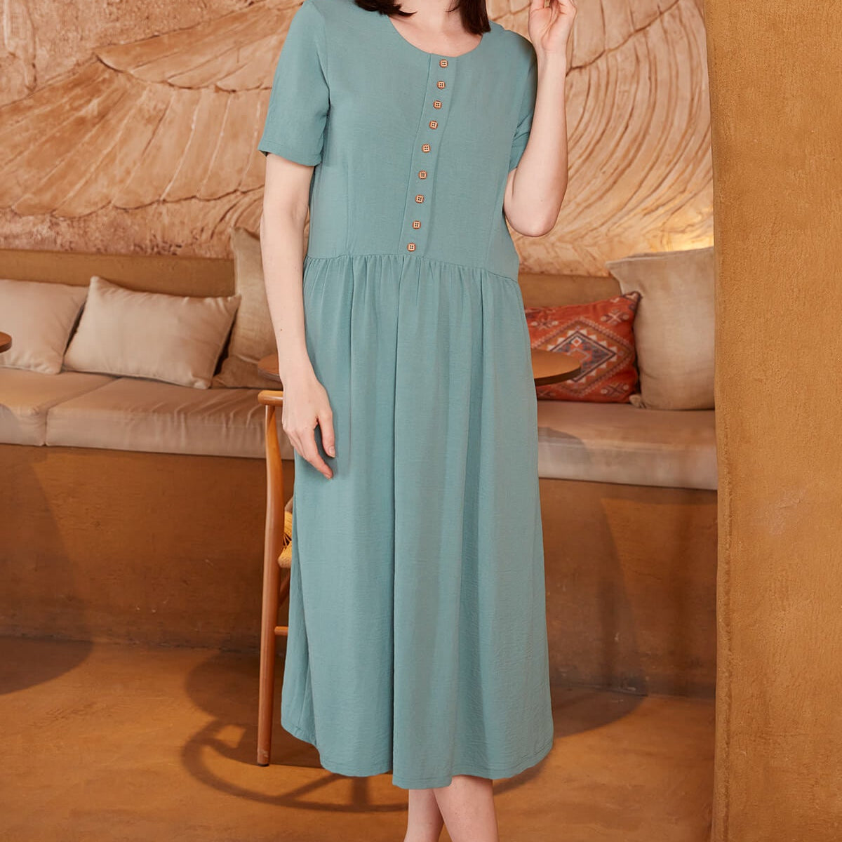Wide Waist Pleated Crepe Dress - Green – SEMENTA